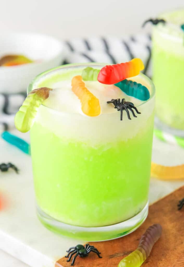 Easy Spooky Halloween Punch For Kids (3 Ingredients!) - On My Kids Plate