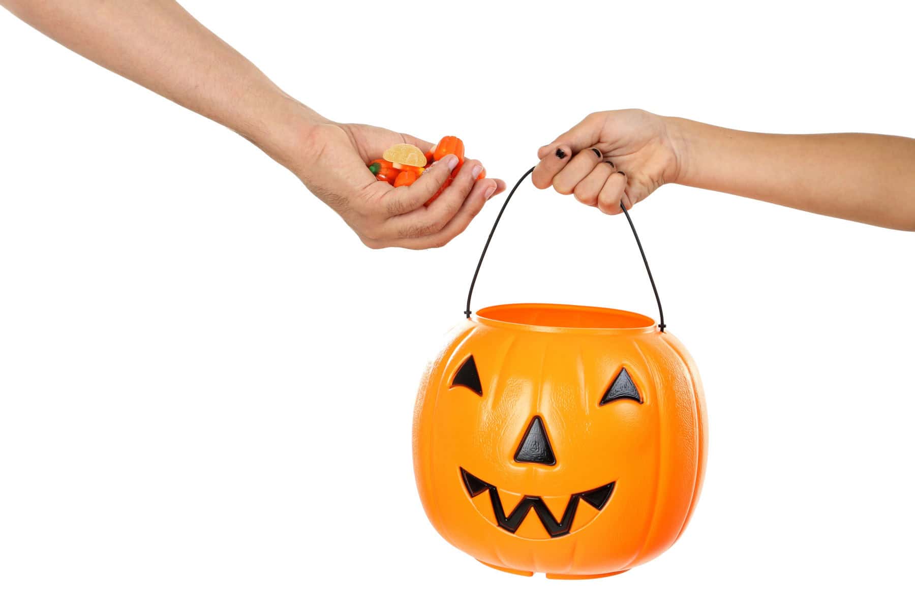 What To Do With Leftover Halloween Candy (17 Easy Ideas + Recipes) - On ...